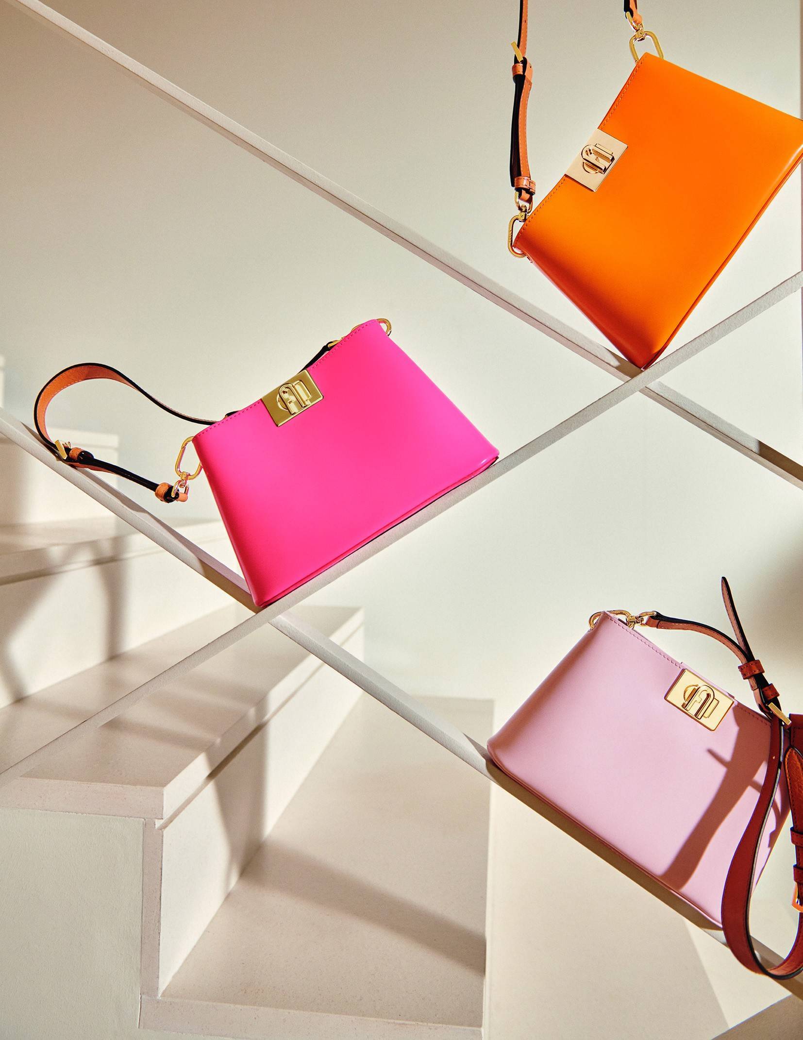 FURLA 2023春夏系列上新：传承经典气质，续写全新风格 - 360娱乐，你开心就好