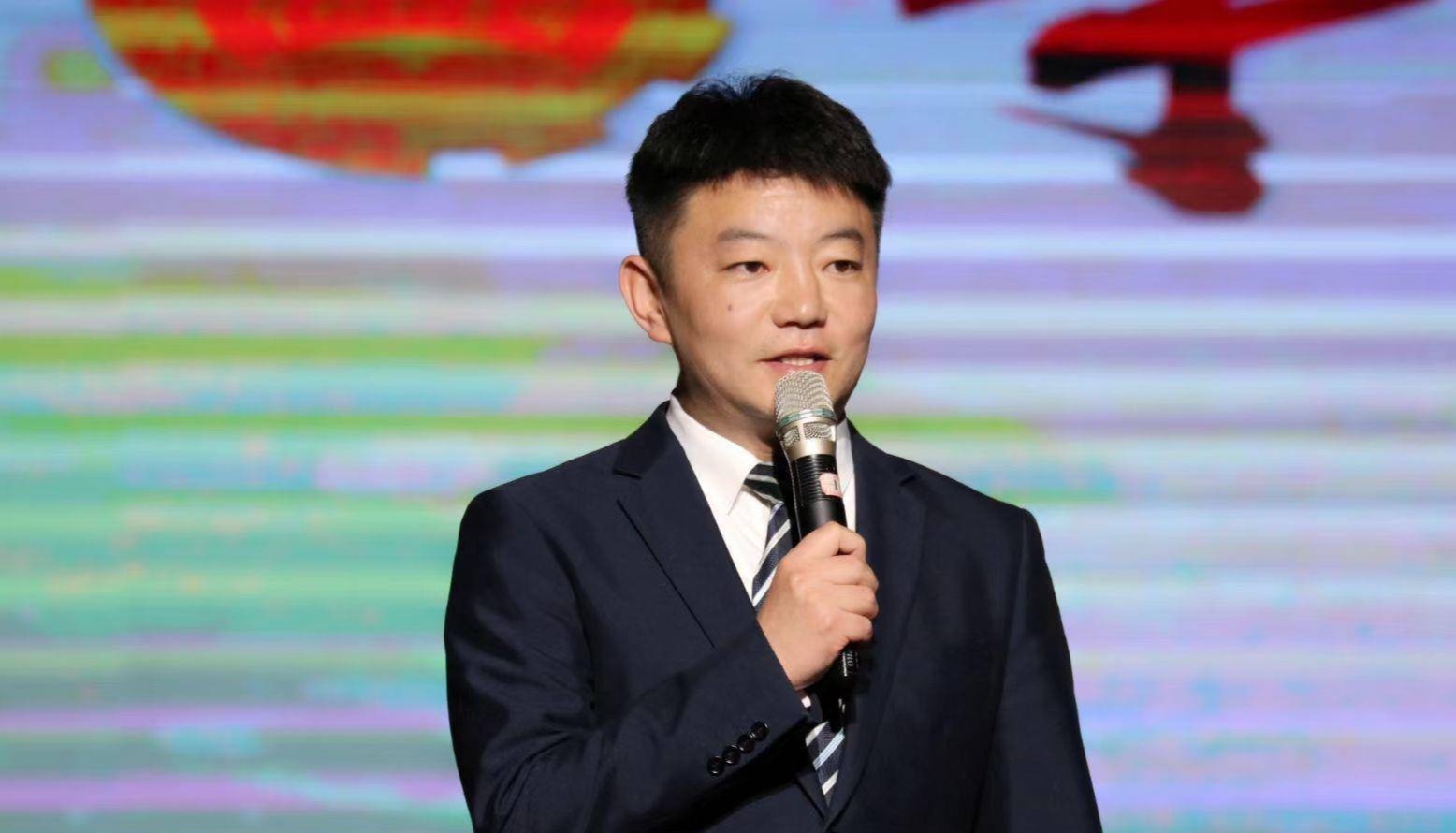 36岁副镇长晕倒离世