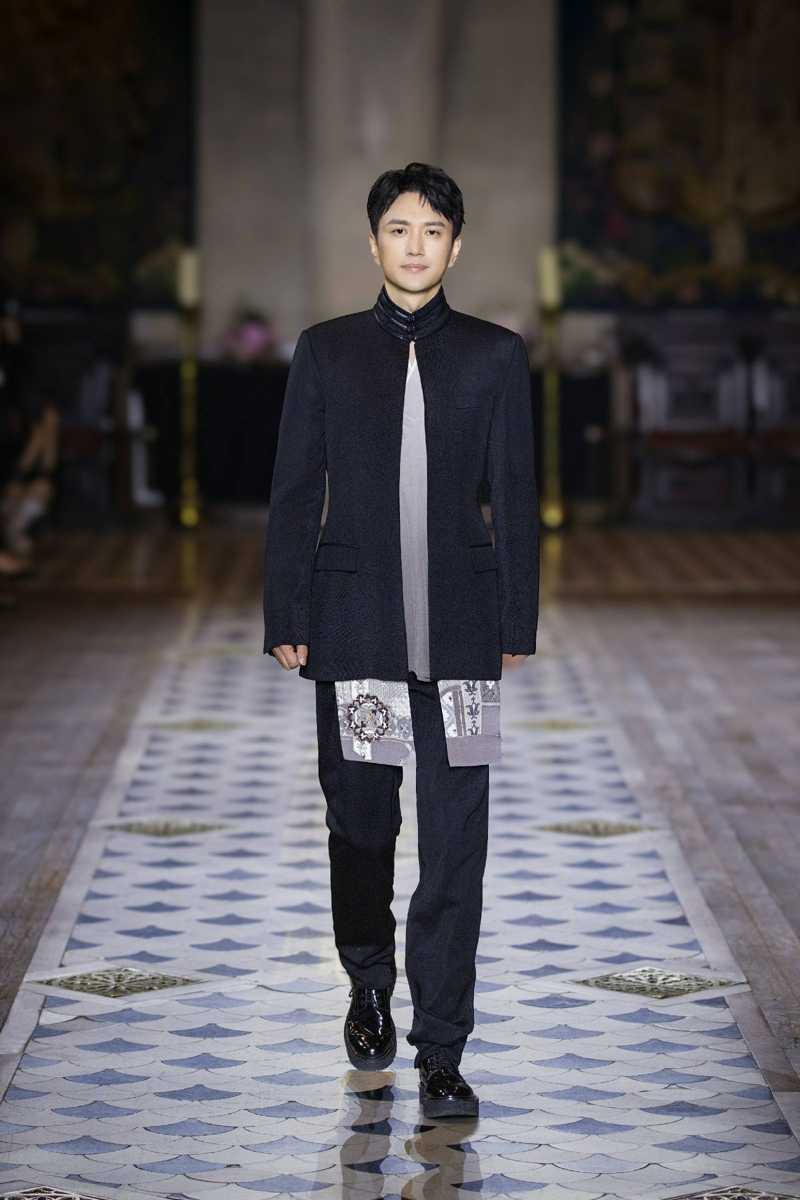 熊英·盖娅传说2025SS品牌巴黎发布会圆满成功！ - 360娱乐，你开心就好