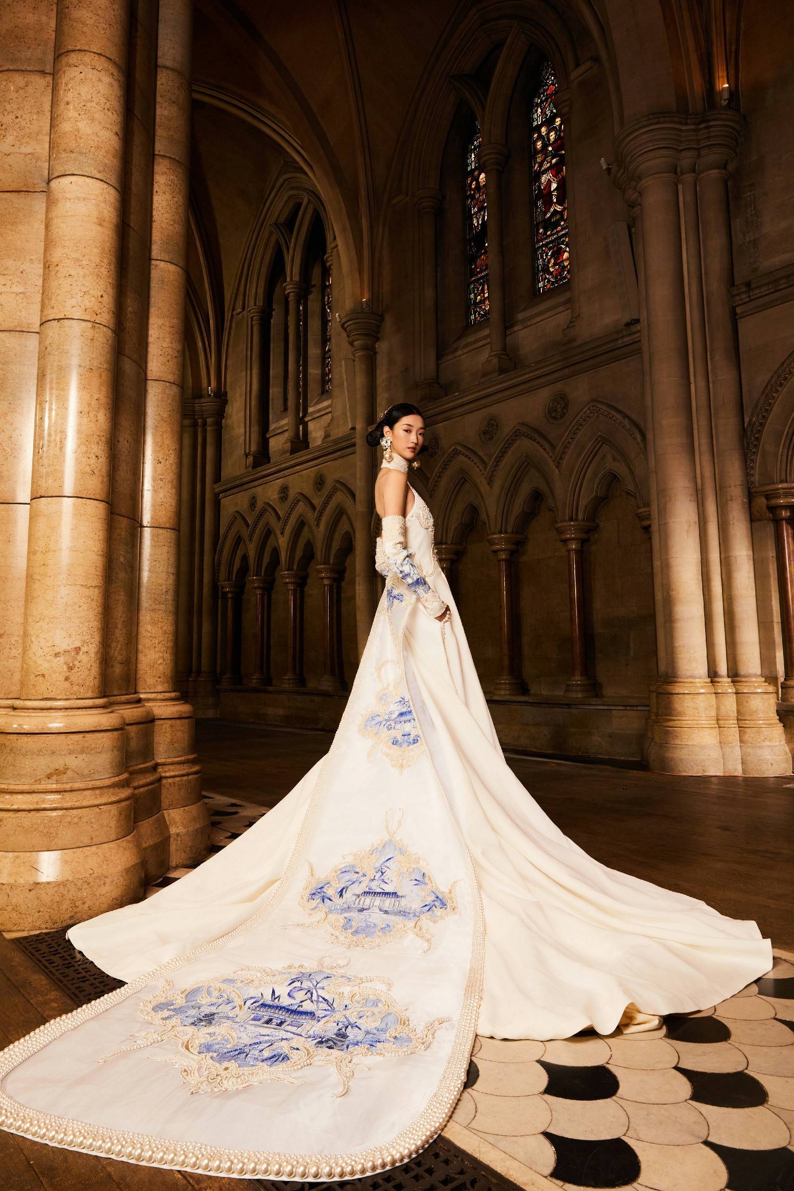 熊英·盖娅传说2025SS品牌巴黎发布会圆满成功！ - 360娱乐，你开心就好